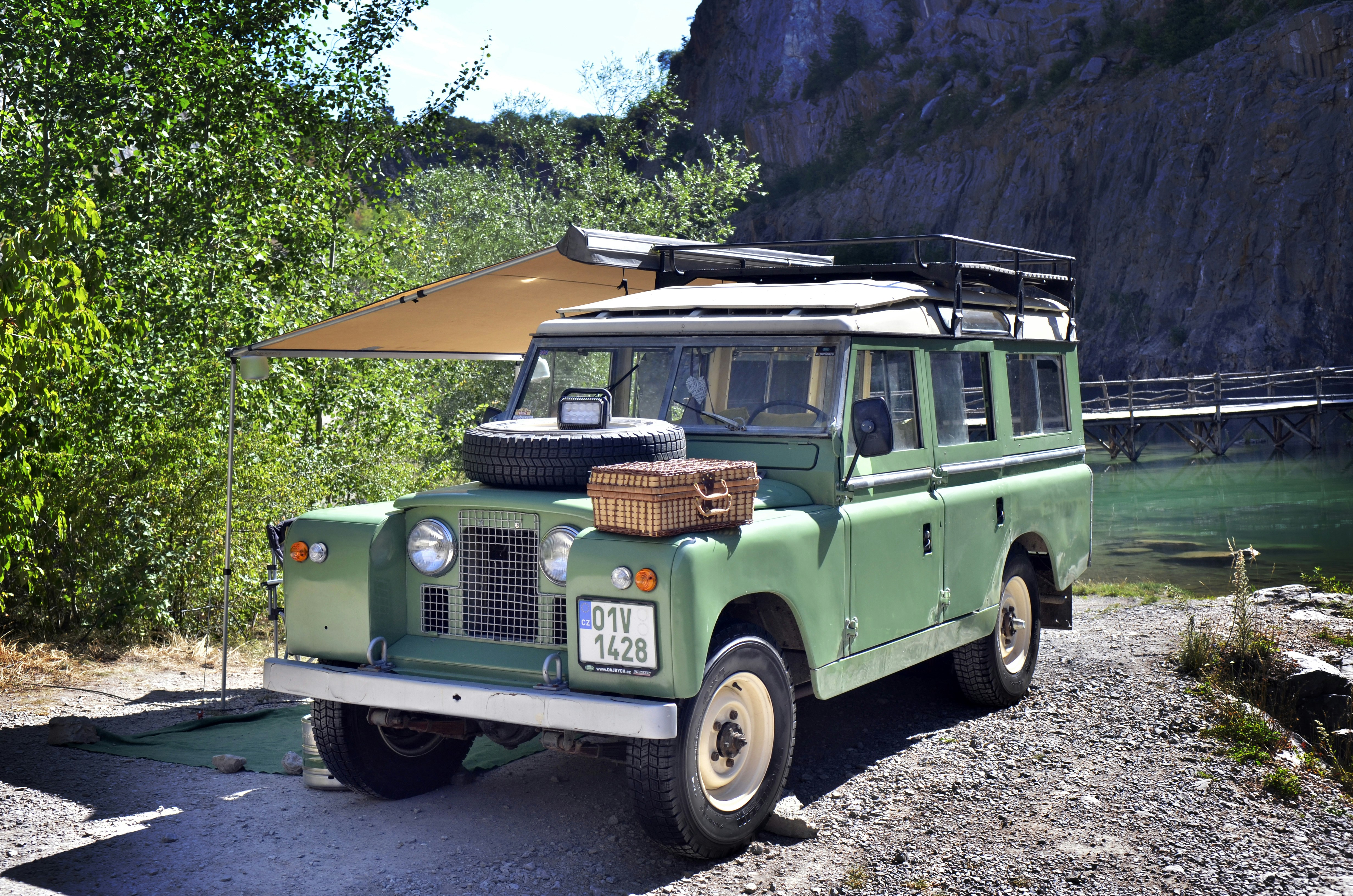 Green Land Rover at the Shoreline Camp