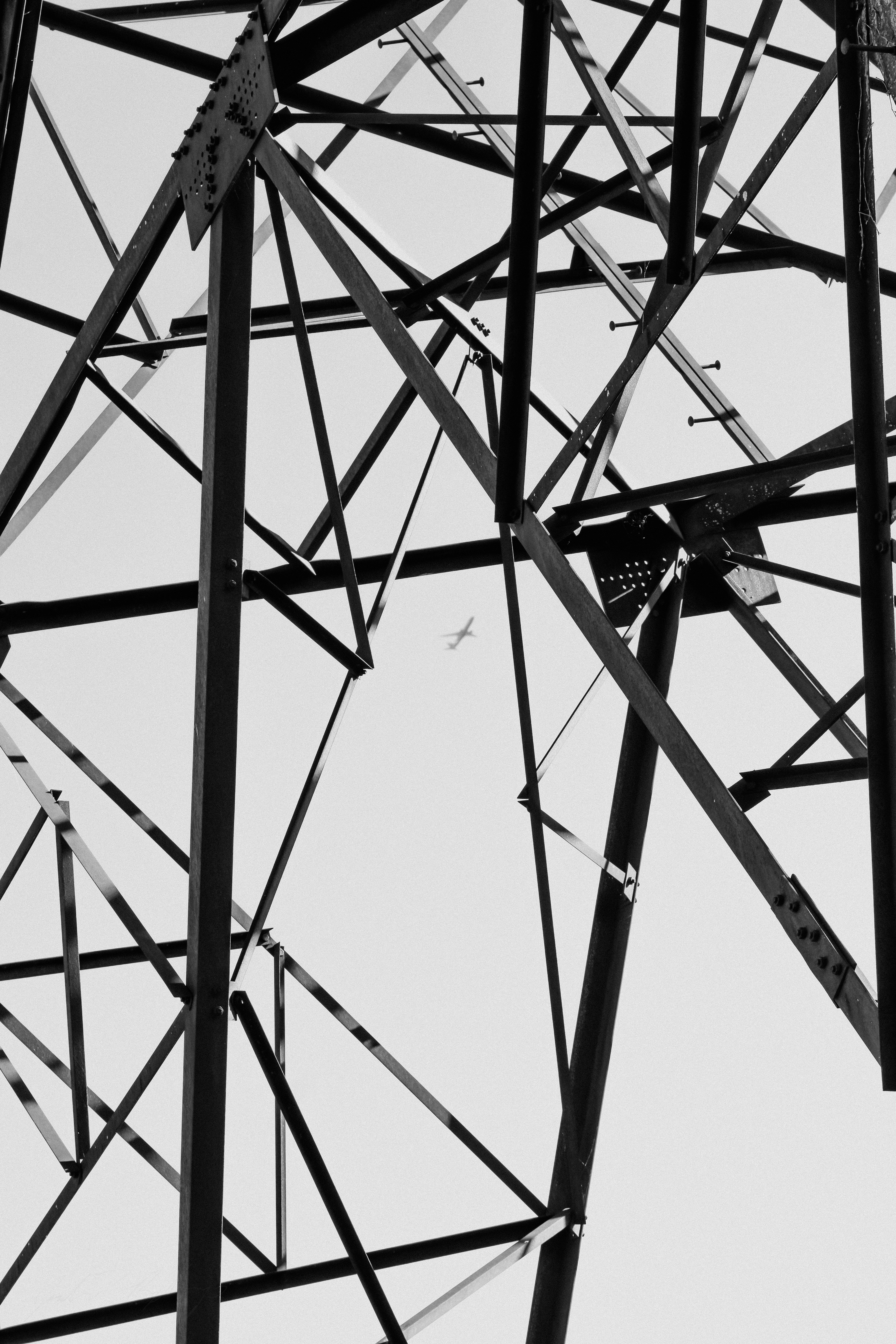 Crisscrossed Skyline: A Structural Web Framed by Sky