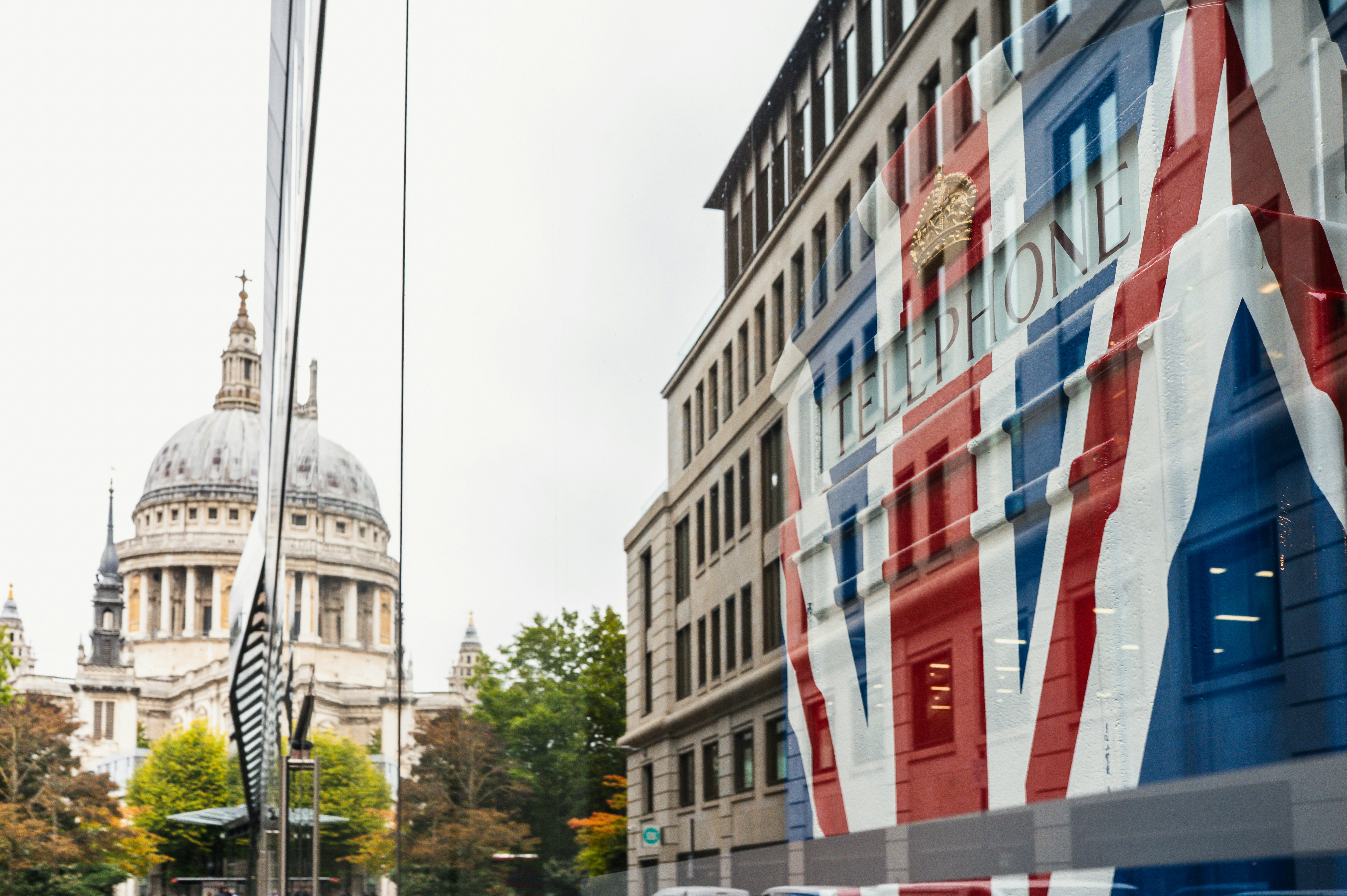 Streetside Union: Union Jack mural mirrored by St. Paul’s silhouette